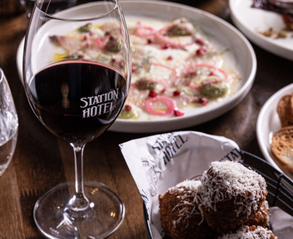Best Steak in Melbourne Footscray Restaurants | The Station Hotel