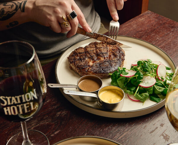 Best Steak in Melbourne Footscray Restaurants | The Station Hotel